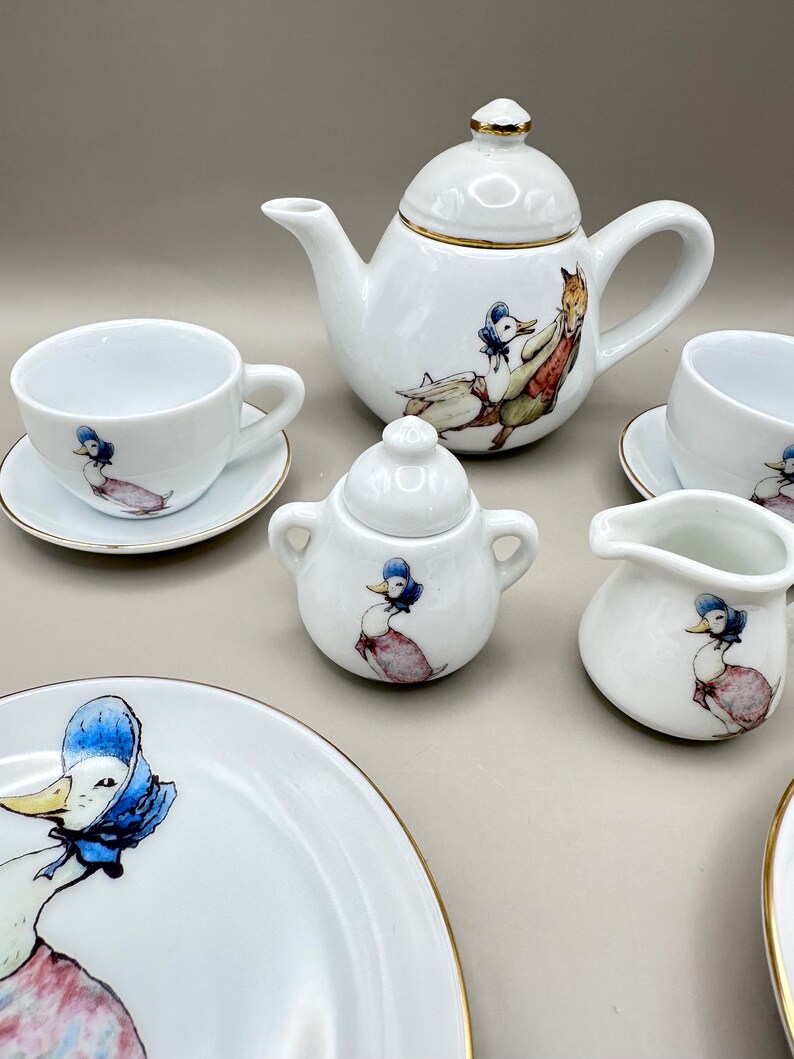 World of Beatrix Potter Miniature Tea Set in Leather Case Rare Jemima ...