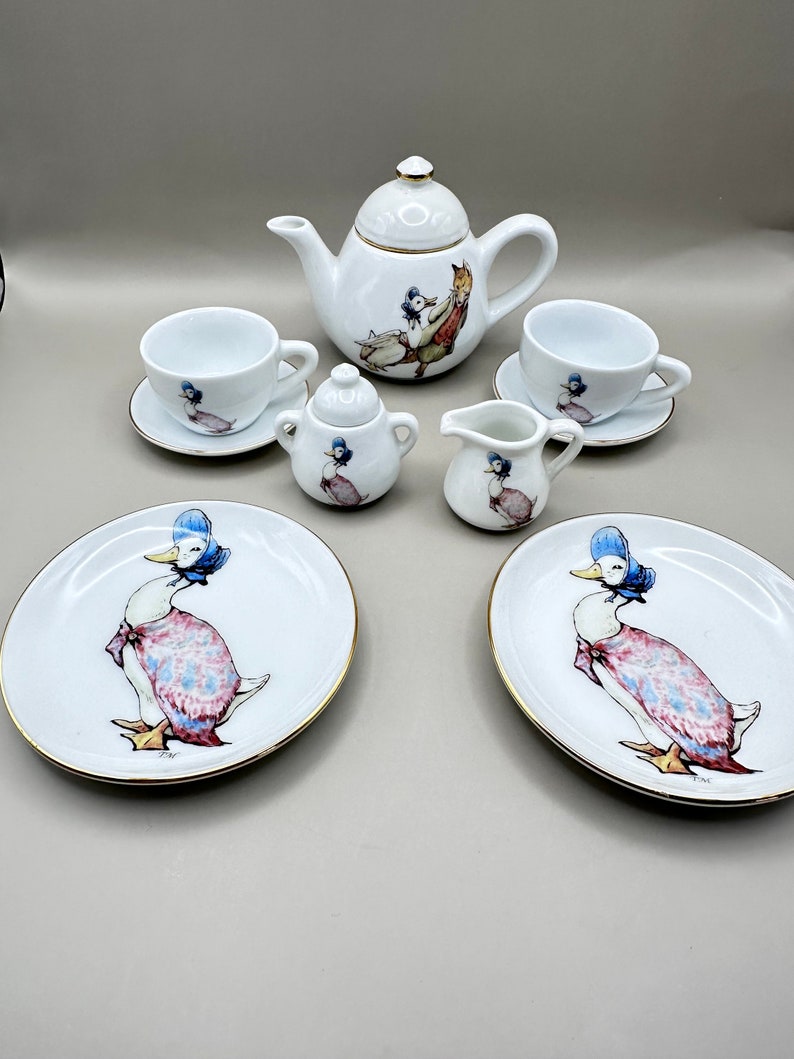 World of Beatrix Potter Miniature Tea Set in Leather Case Rare Jemima ...