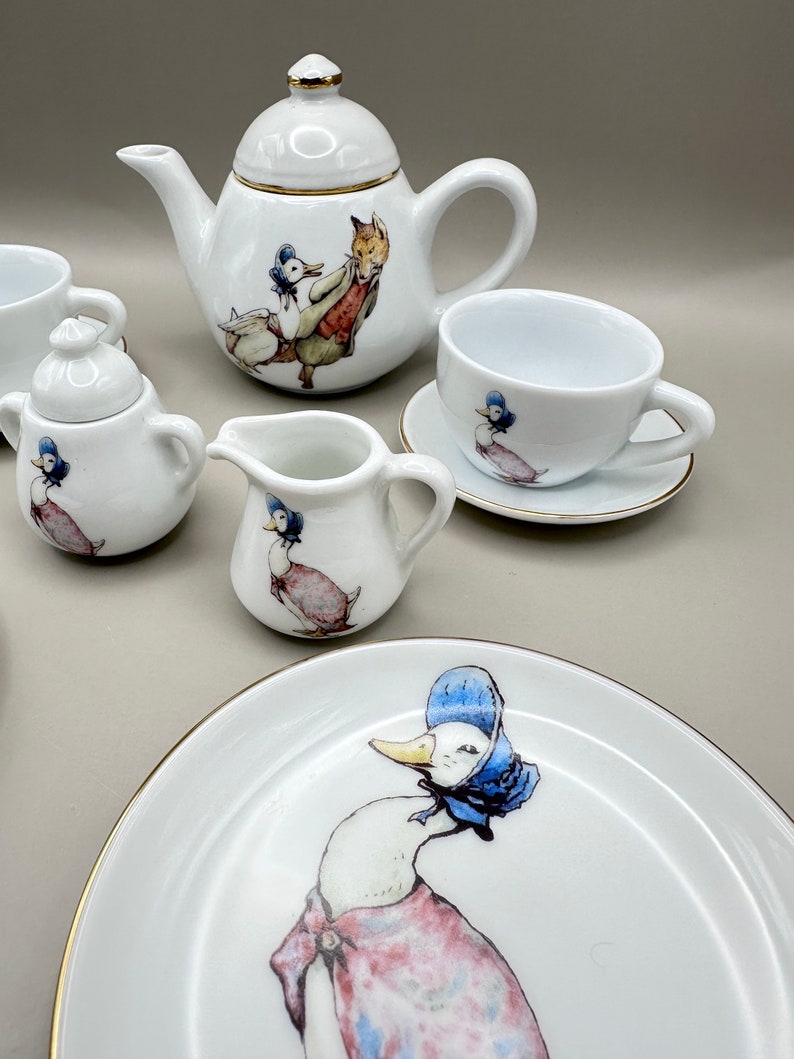World of Beatrix Potter Miniature Tea Set in Leather Case Rare Jemima ...