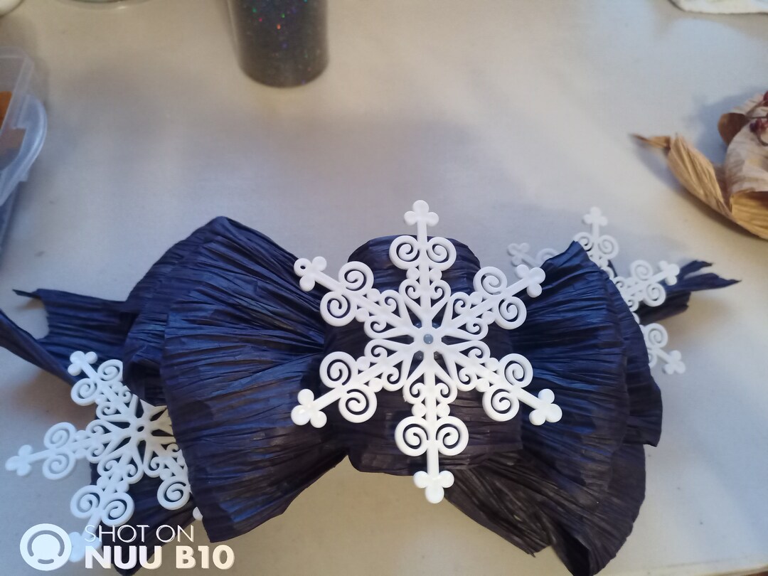 Paper Twist Ribbon With Snow Flakes - Etsy