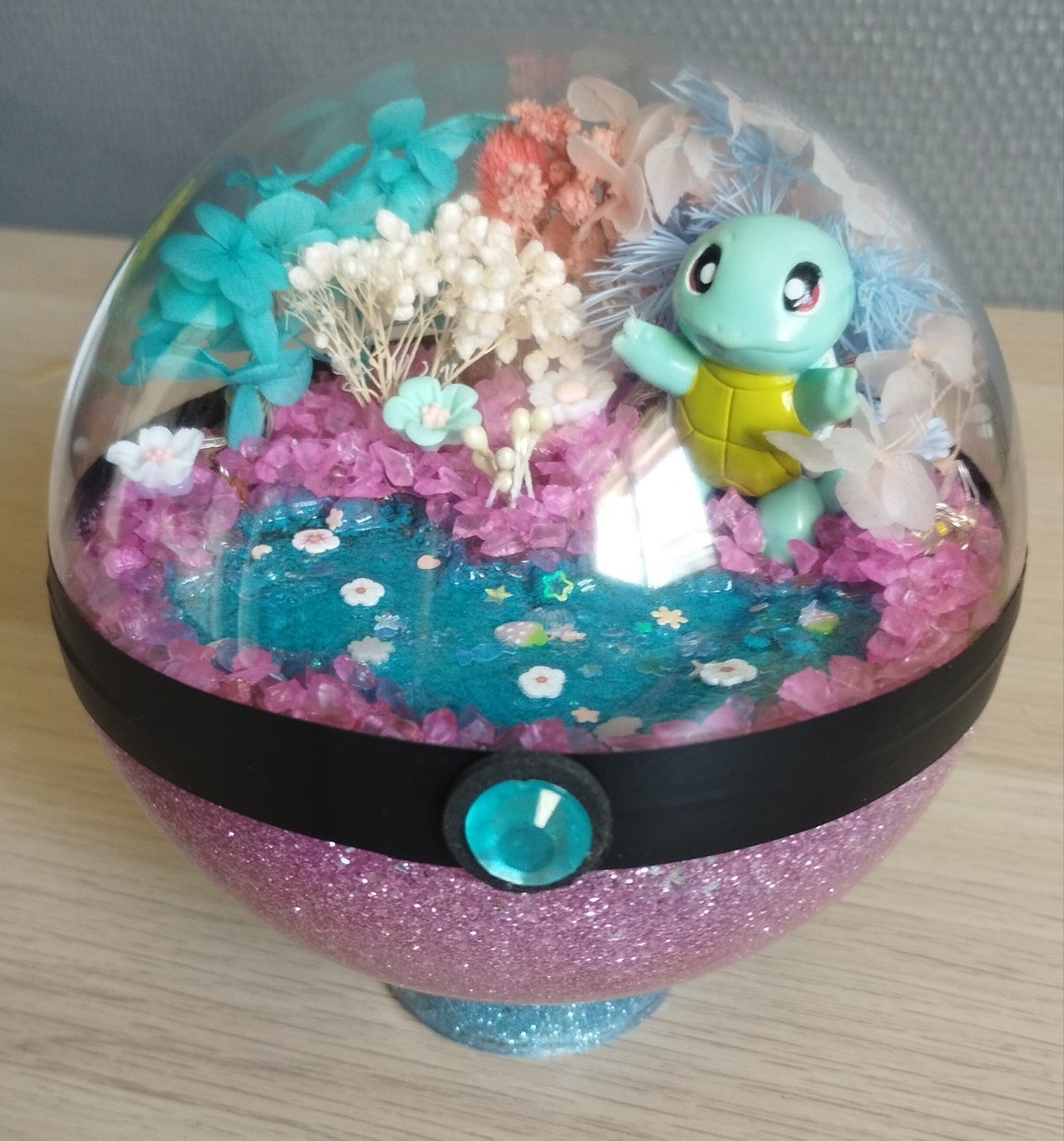 Squirtle Pokéball Terrarium - Etsy