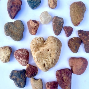 20 Natural Heart Shaped River Rocks Natural Crystals - Etsy