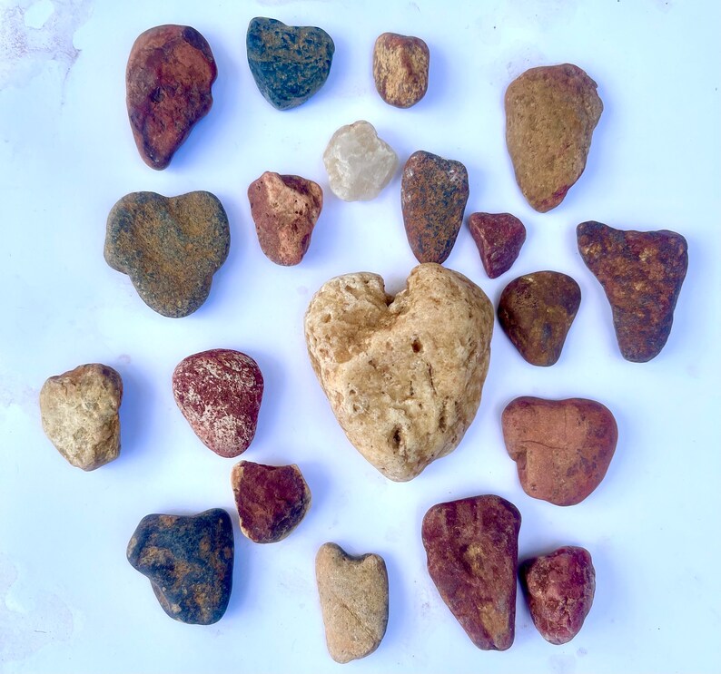 20 Natural Heart Shaped River Rocks Natural Crystals - Etsy