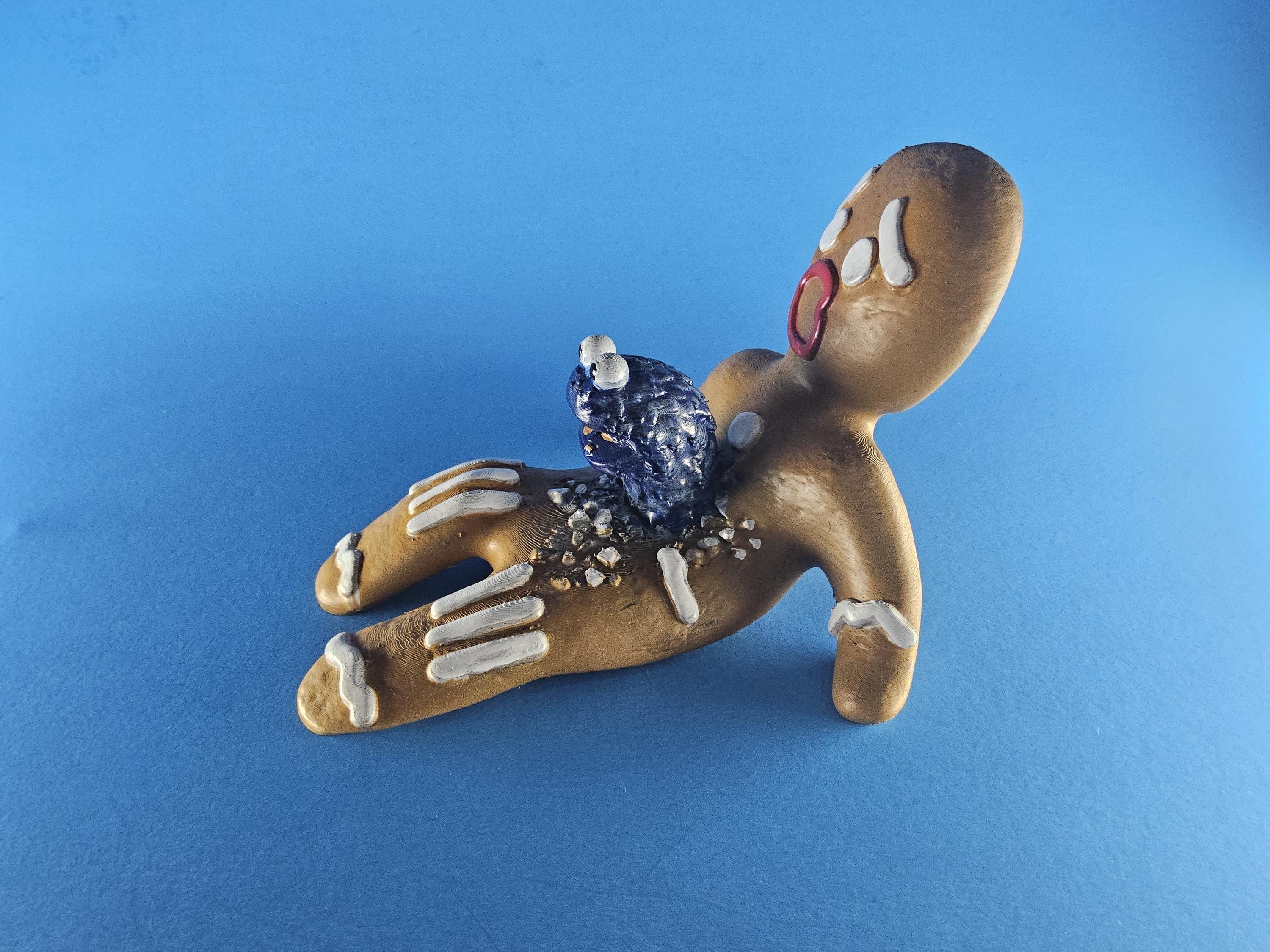 Gingerbread Man - Cookie Monster Alien Mashup! Xenomorph Funny Hand ...