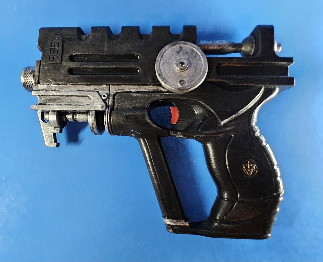 Korben Dallas Blaster Replica – Fifth Element Cosplay Prop With Light ...