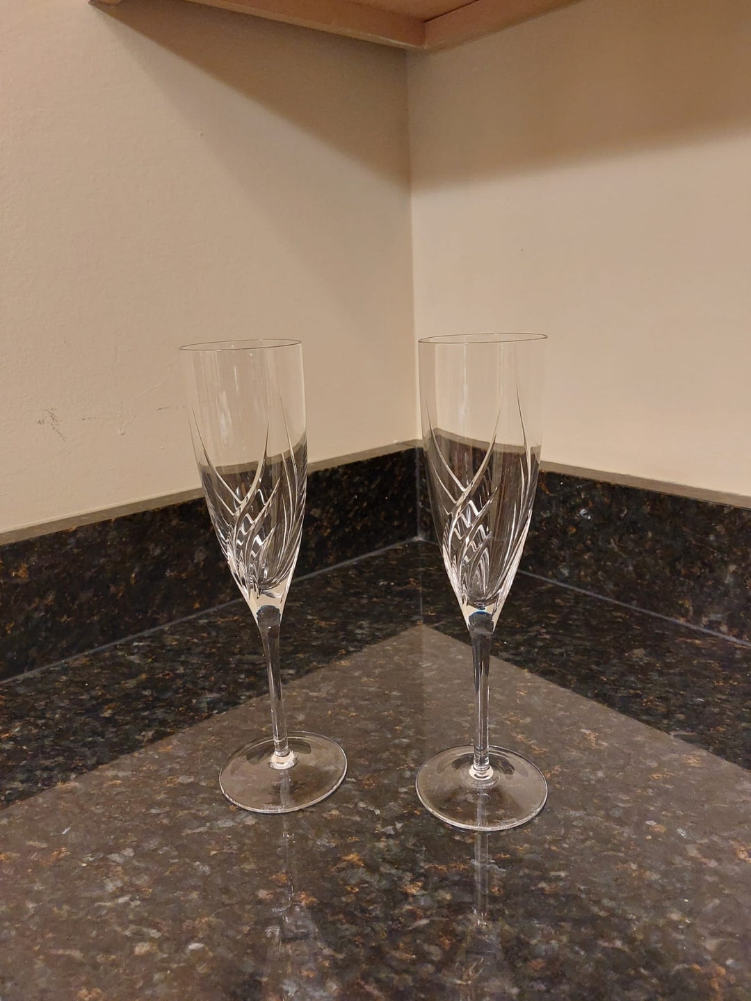Set of 2 Rogaska Crystal Fluted Champagne Juliet Cut Swirl Glasses 9.5 ...