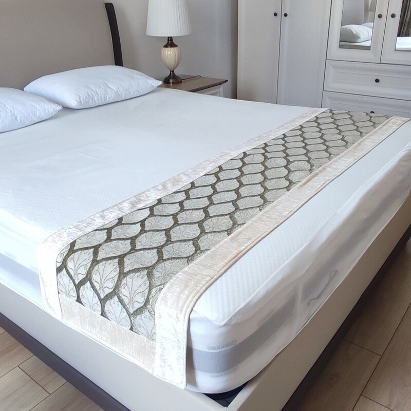 King Bed Runner - Etsy