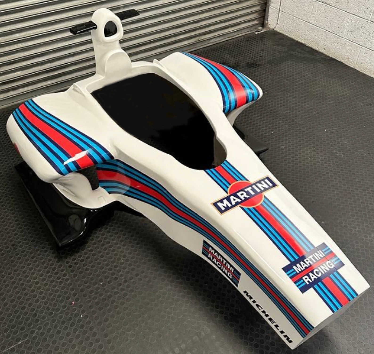 F1 Simulator Tubs, Games, Racing Cars, Formula One, FIA, JPS, Martini ...