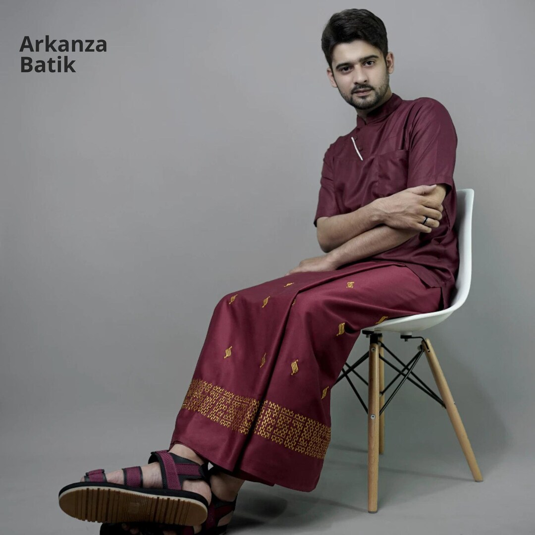 Versatile Muslim Batik Sarong for Men Crafted From Quality Thobe ...