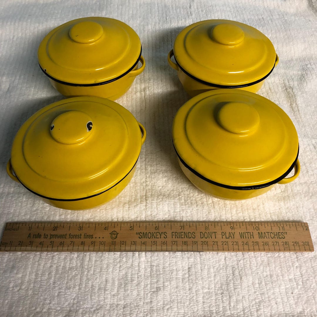 Set of 4 Mustard Yellow Enamelware Bowls/containers With Lids - Etsy