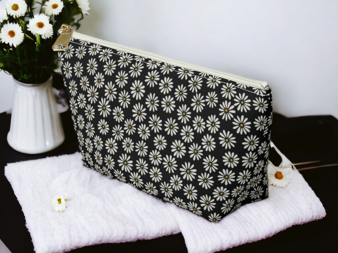 Daisy Floral Makeup Bag: Zippered Cosmetic & Pencil Case - Etsy
