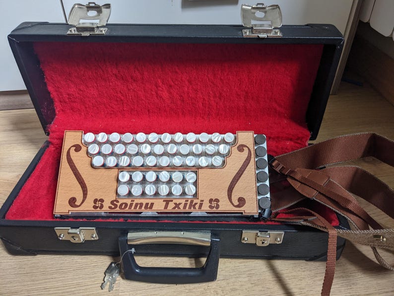 Soinu Txiki IX11 bisonoric diatonic accordion - Etsy España