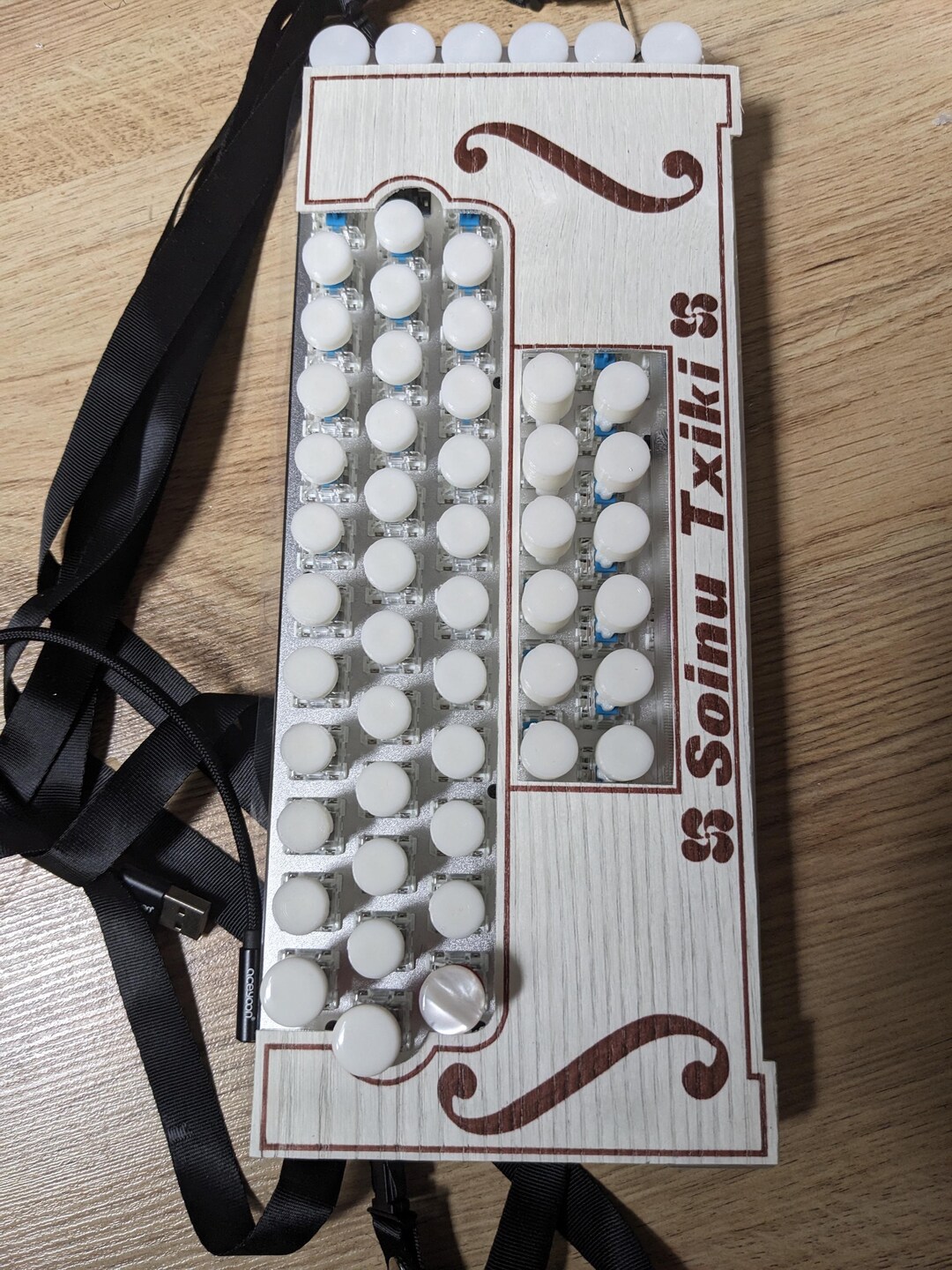 Soinu Txiki IX11 bisonoric diatonic accordion - Etsy España