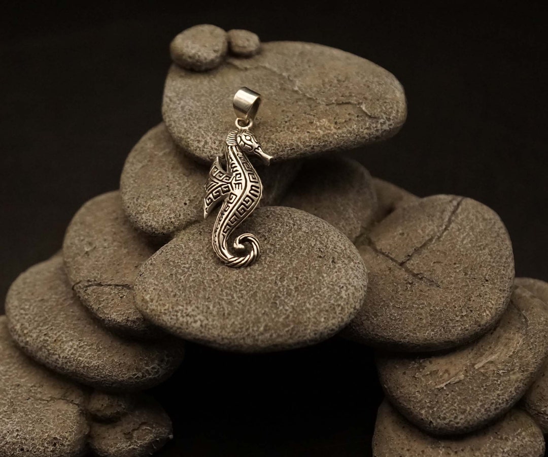 Sterling Silver Seahorse Pendant - Etsy