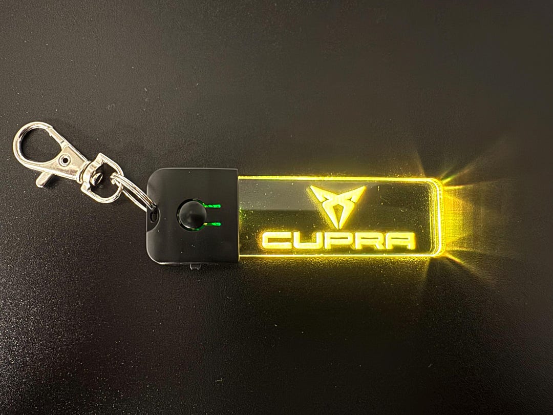 CUPRA LED Light Keyring / Keychain - 7 Colour LED - Backpack Clip - Car ...