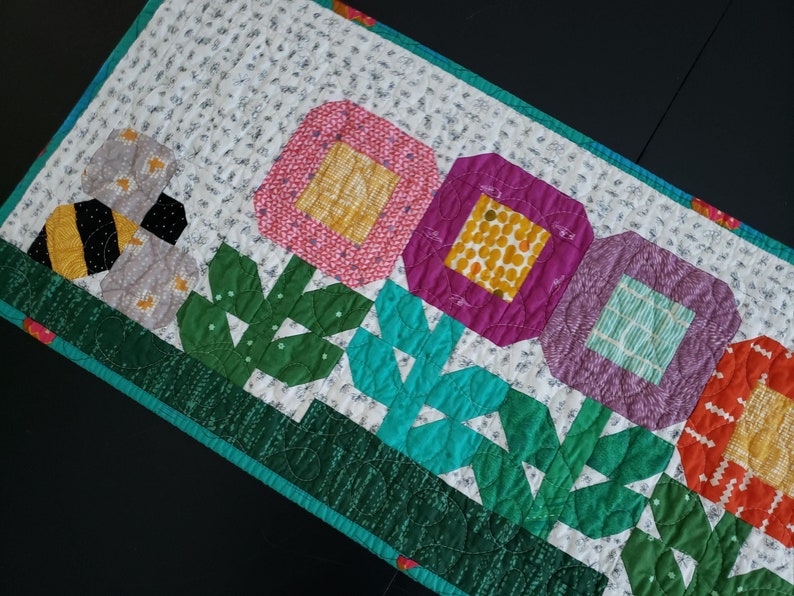 Zinnia Flowers & Bumble Bees Quilted Table Runner - Handmade Flower Garden Patchwork Table ...