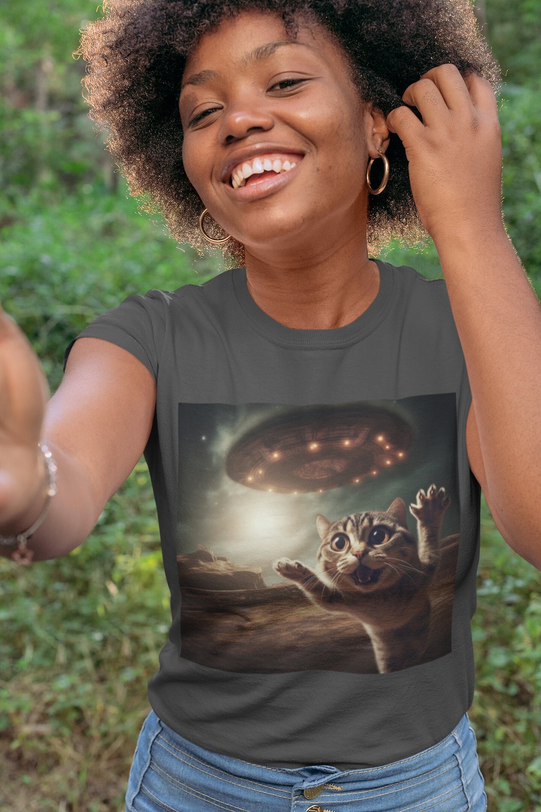 Cat Abduction UFO Space Humor Graphic Tee Funny Shirts Unisex T-shirt ...