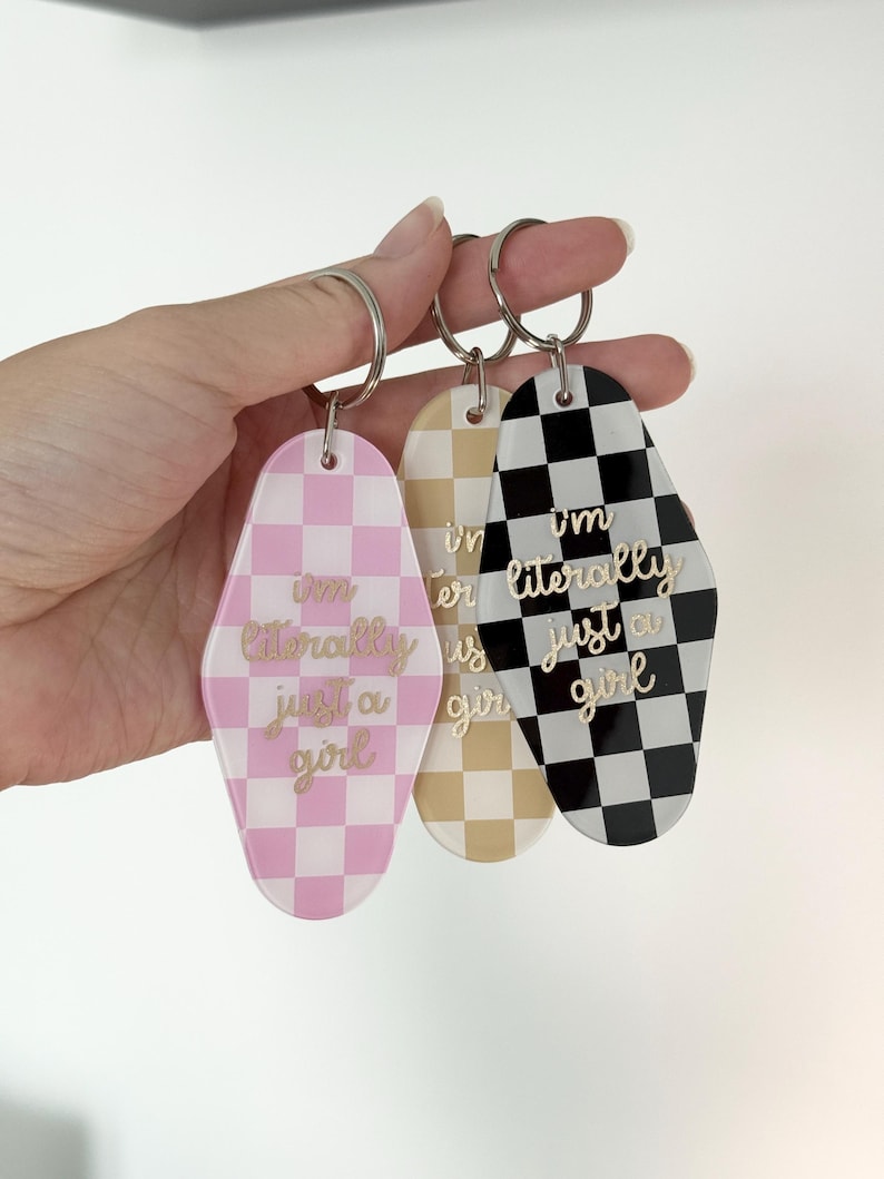 Retro Checkered Keychain / Trendy Motel Keychain / I'm Literally Just a ...