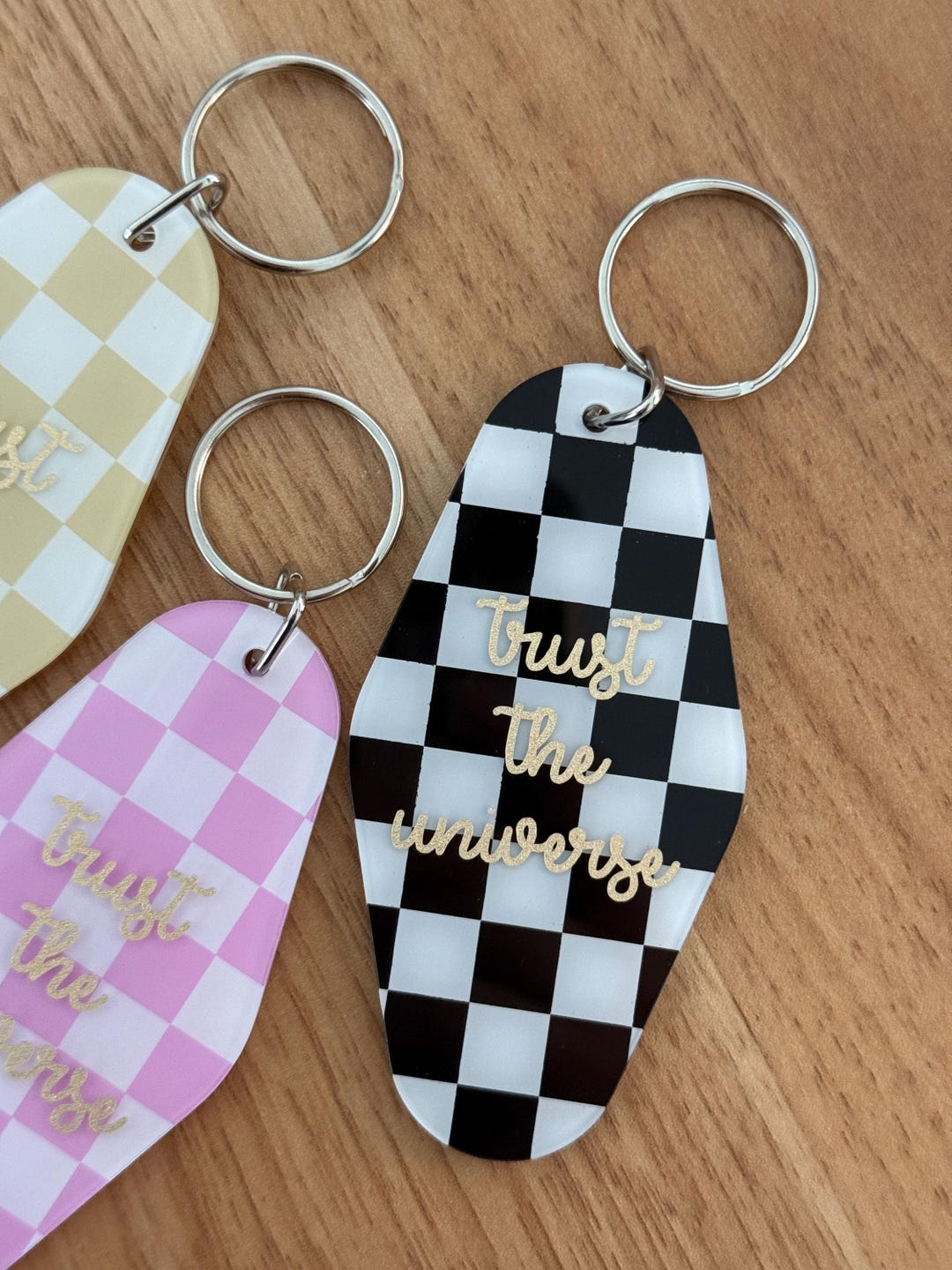 Retro Checkered Keychain / Trendy Motel Keychain / Trust the Universe ...