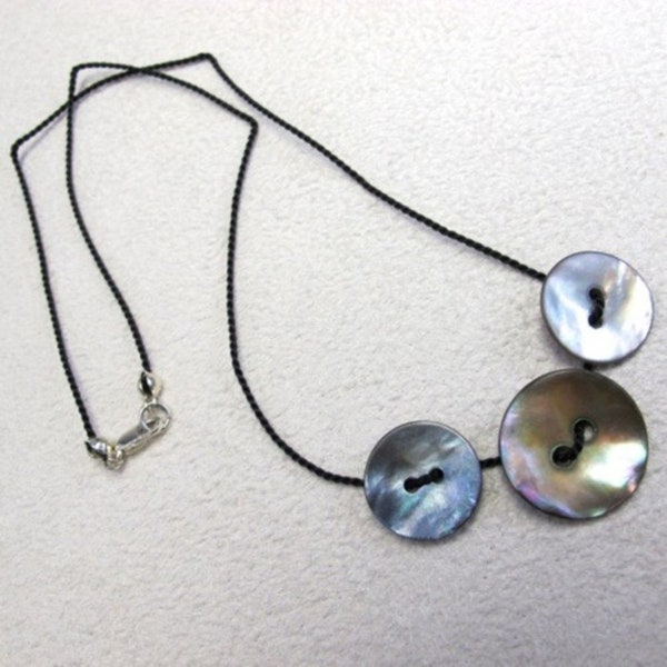 Buttons Necklace - Etsy