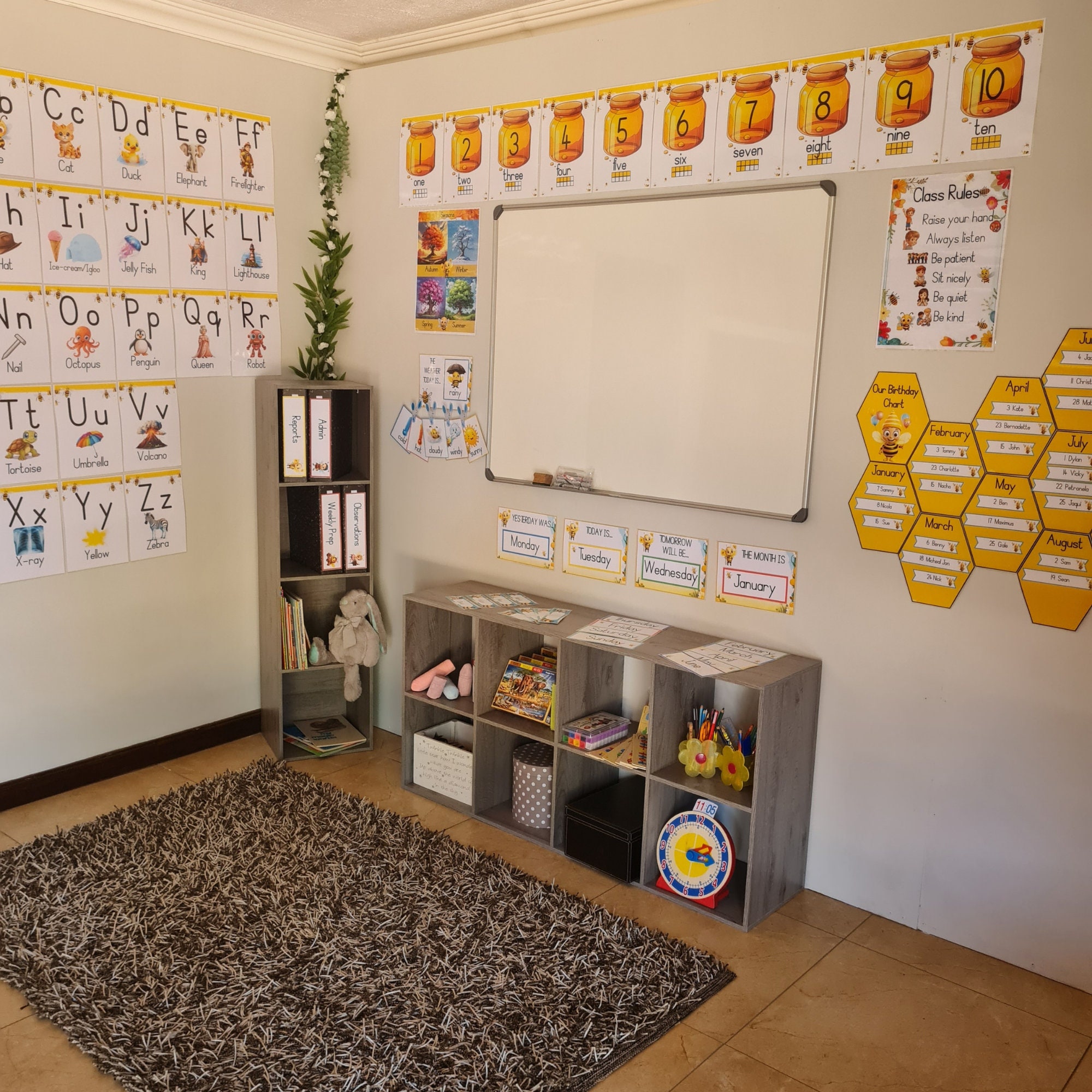 Bee Themed Classroom Days of the Week Poster Printable & Months of the ...