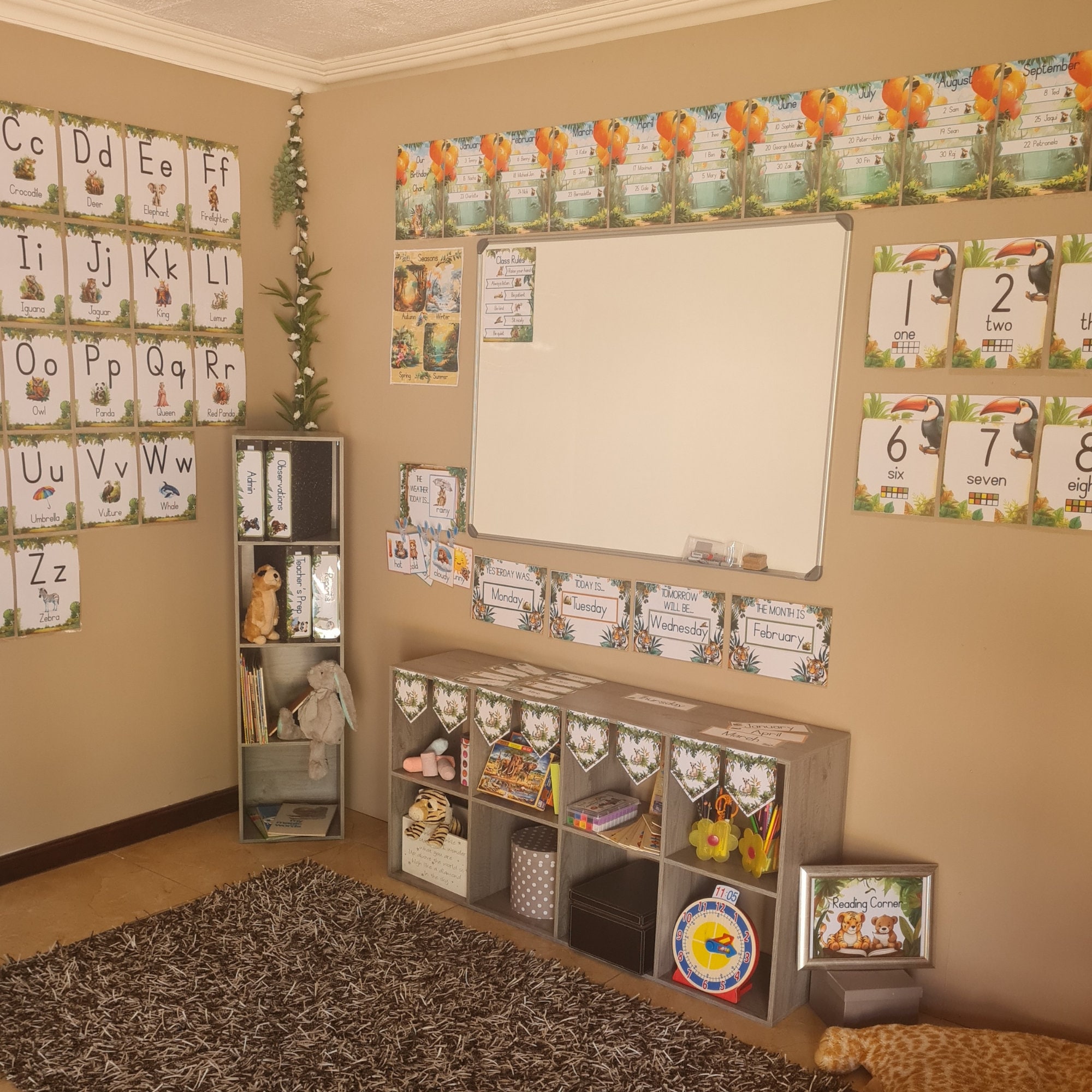 Jungle Theme Classroom Days of the Week Poster Printable & Months of ...