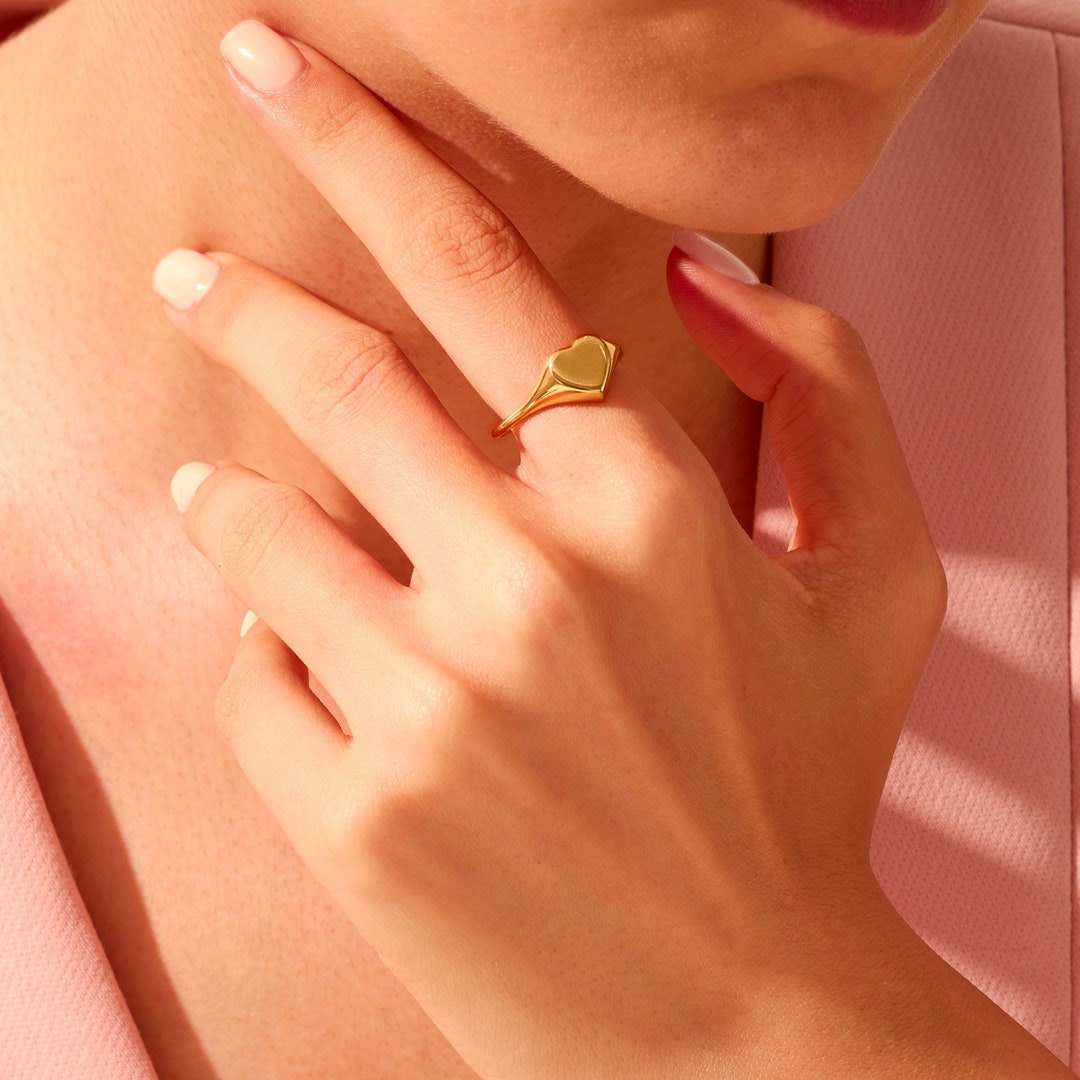 14k Gold Heart Signet Ring / Solid Gold Heart Shaped Ring / Engravable Pinky Ring / Stackable ...