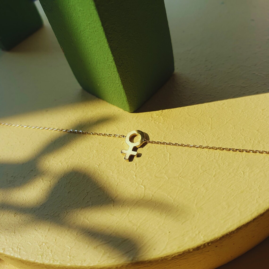 14k Gold Feminine Symbol Chain Bracelet - Female Charm Daily Bracelet ...