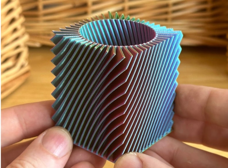 3D Printed Spiral Square Vase - Etsy