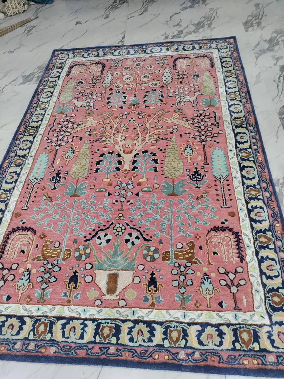 Handloom Weaving Hand Tufted Red Color Woolen Carpet Floral Design Rugs ...