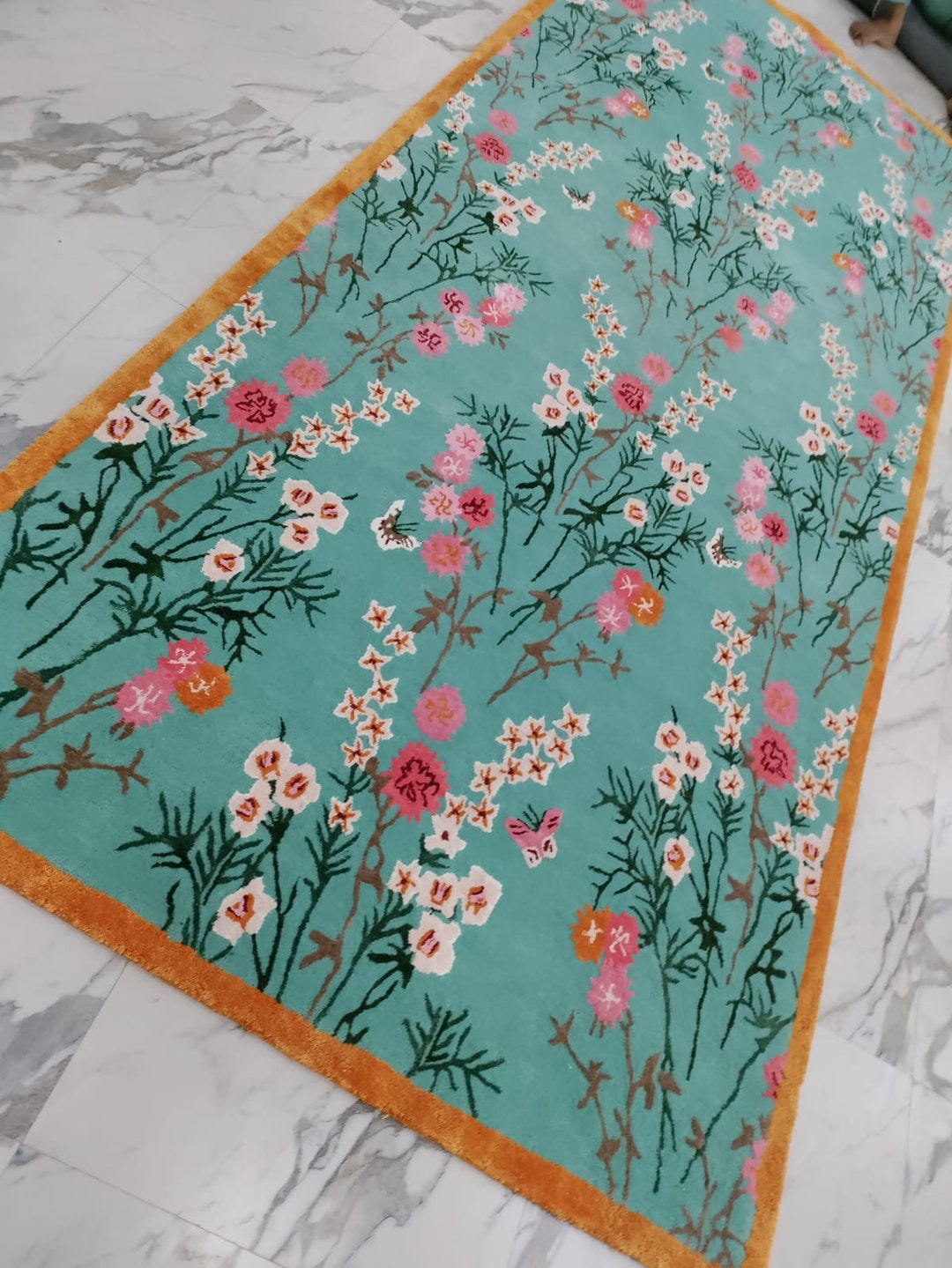 Handloom Weaving Hand Tufted Blue Color Woolen Carpet Floral Design ...