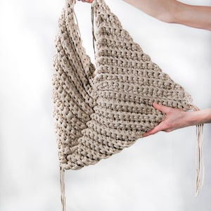 The TRIANGLE Tote Bag Crochet Pattern by LOOSENDS - Etsy