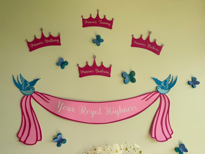 Disney Door | Disney Door Decorations | Disney Window Decorations ...
