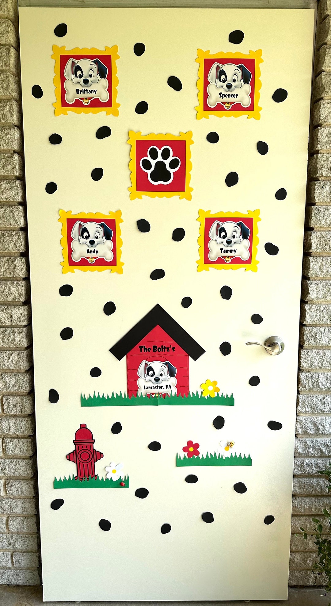 Disney Door | Disney Door Decorations | Disney Window Decorations | 101 ...