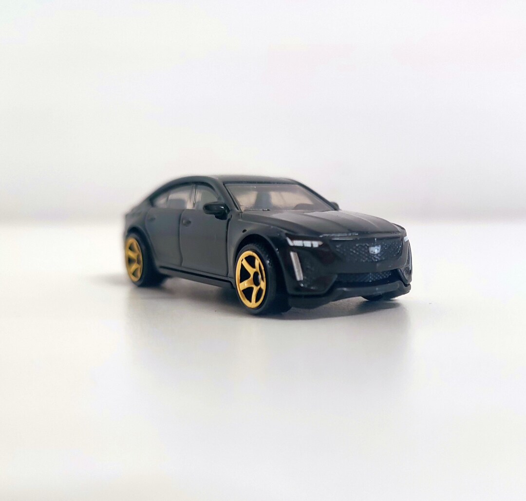 Cadillac CT5 V Blackwing Toy Car Keys Keychain Accessories Gift for Car ...