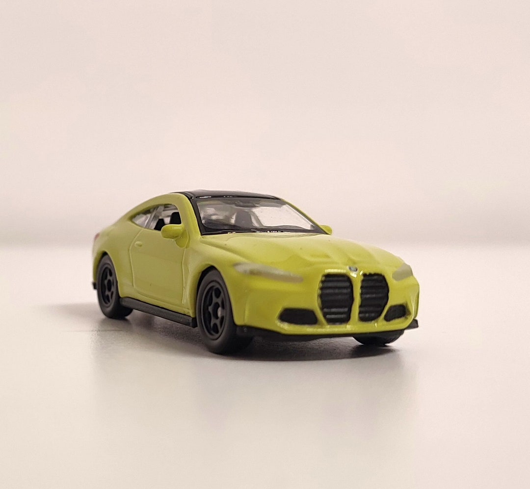 Diecast BMW M4 Car Keychain Mini Car Replica BMW M4 Toy Car Keychain ...