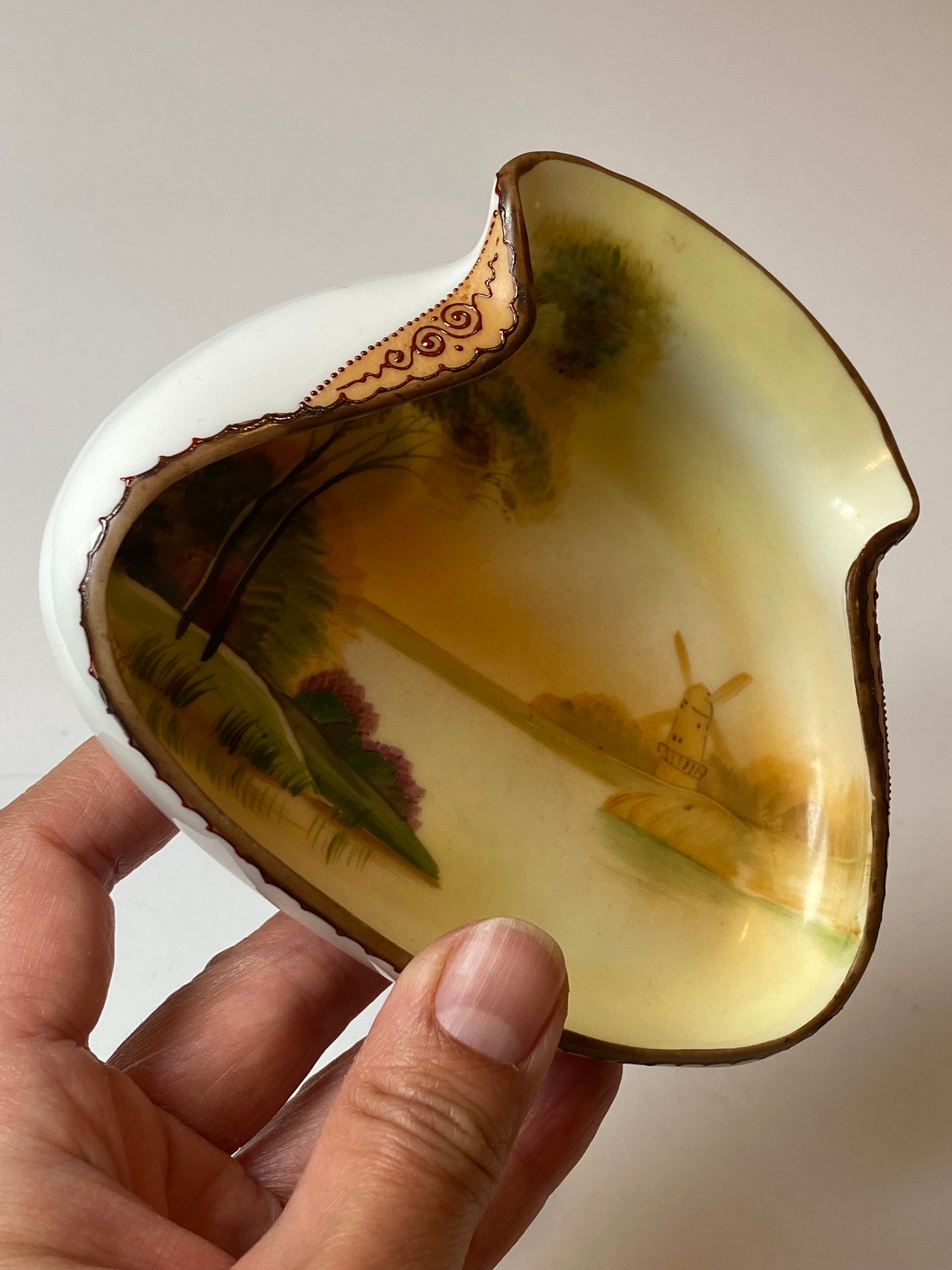 NIPPON Hand-painted Vintage Porcelain Shell or Tricorn Shaped Trinket ...