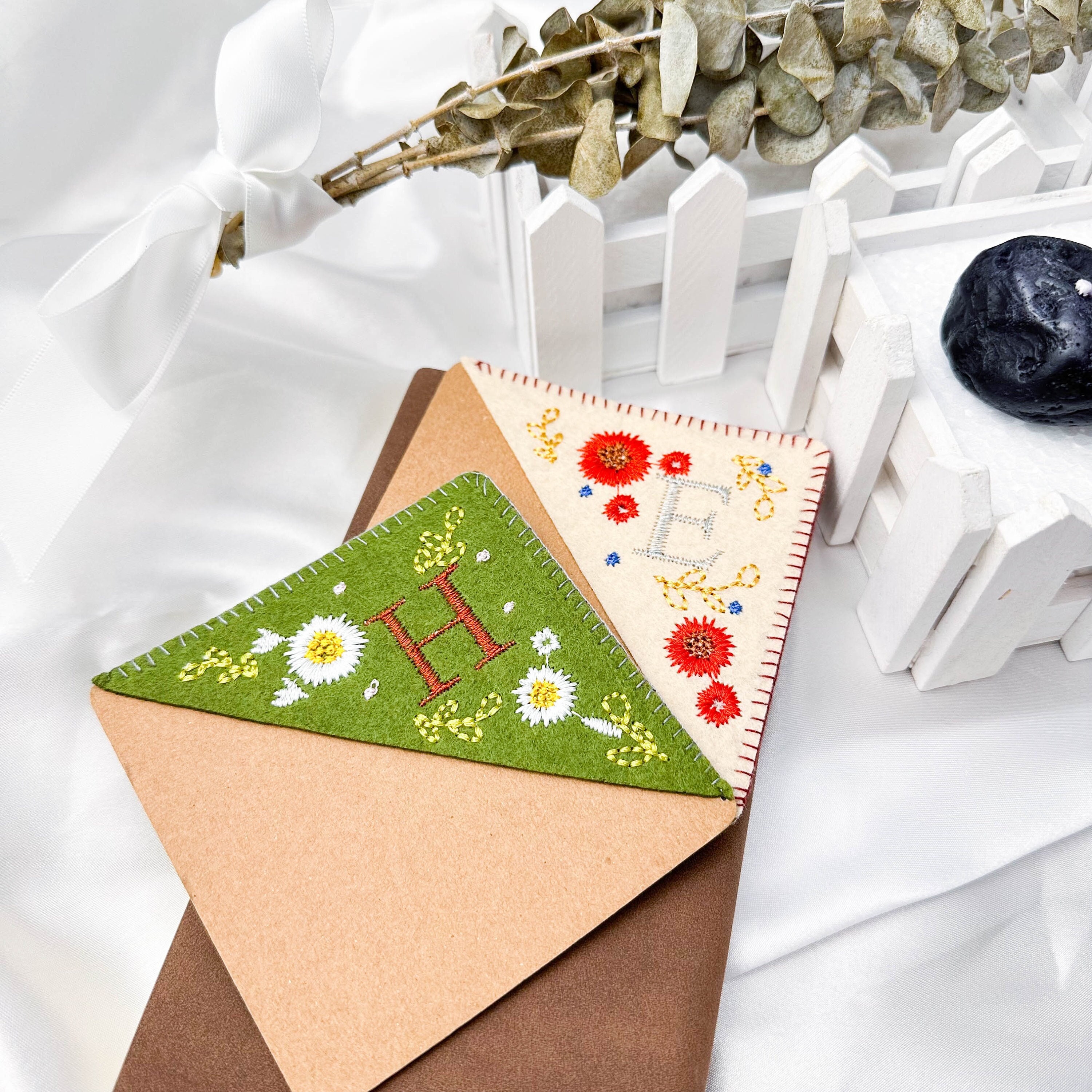 Personalized Hand Embroidered Felt Backing Corner Bookmark 26 - Etsy UK