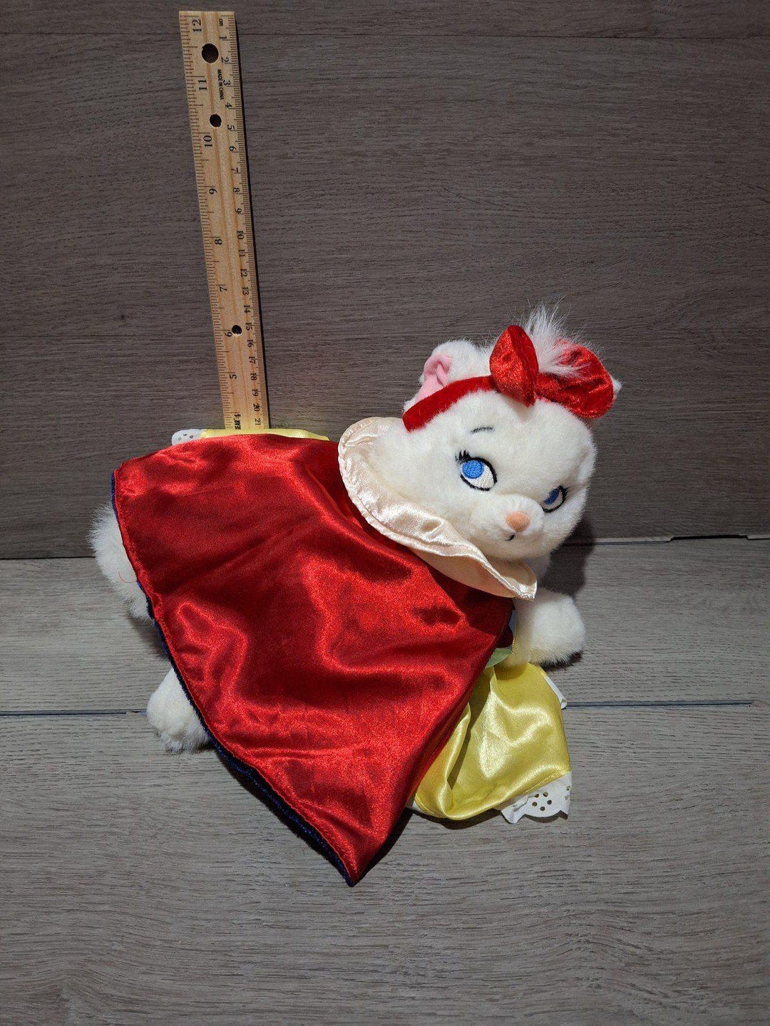 Disney Store Snow White Marie Kitty Cat Plush Stuffed Toy Wearing ...