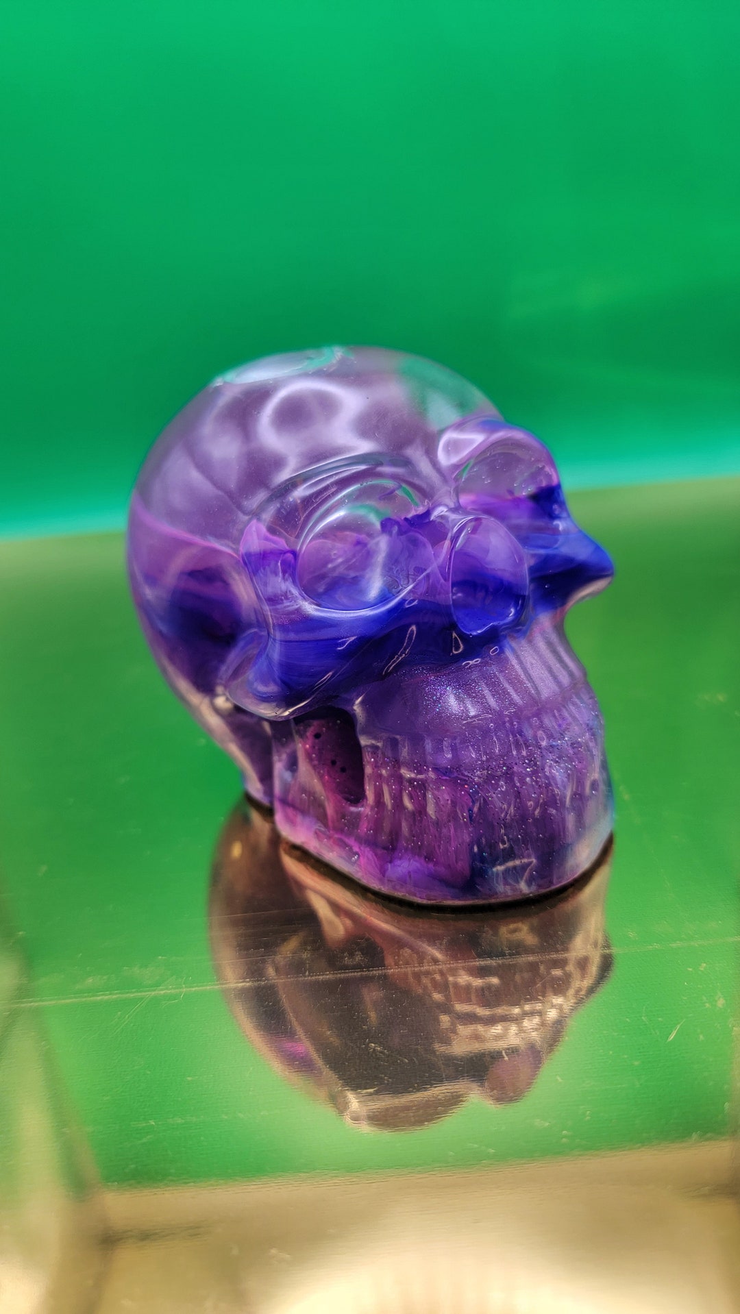 Resin Skull- Liquid Core- Epoxy Skull Shaker- Skull Snow Globe - Etsy