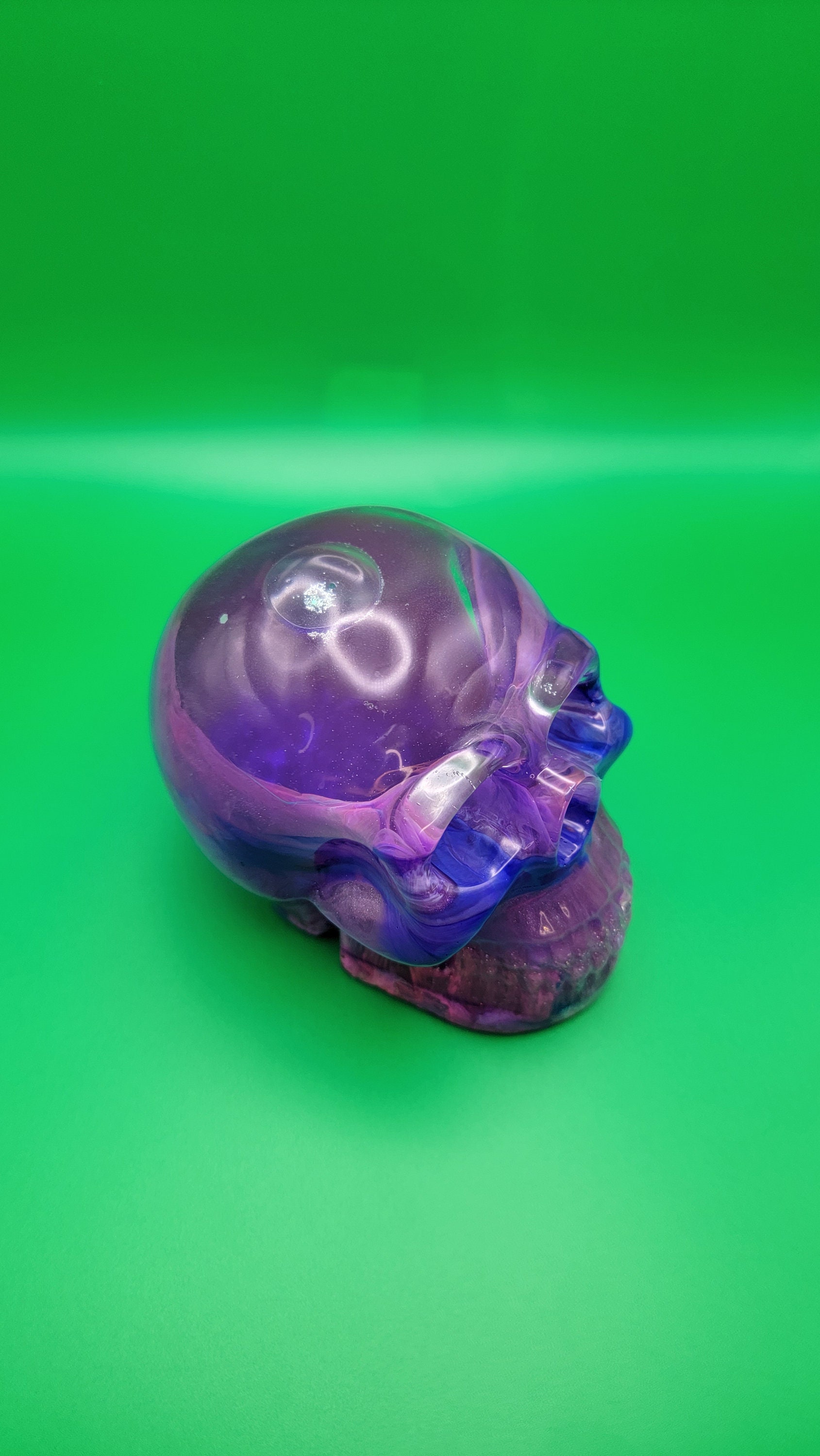 Resin Skull- Liquid Core- Epoxy Skull Shaker- Skull Snow Globe - Etsy