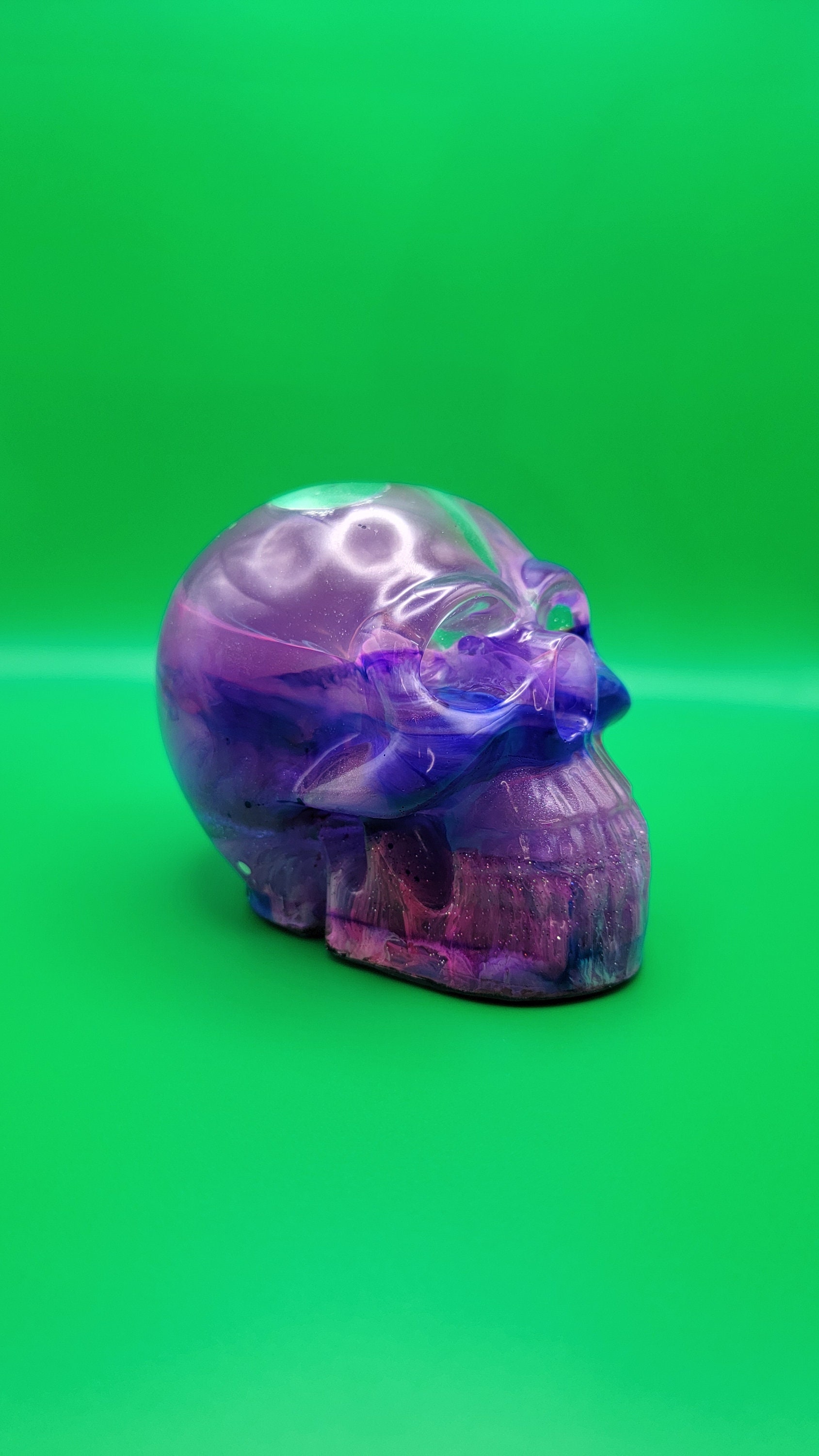 Resin Skull- Liquid Core- Epoxy Skull Shaker- Skull Snow Globe - Etsy