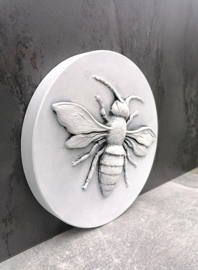 White and Black Honey Bee Plaster Decorative Round Tile/ Gypsum Bass ...