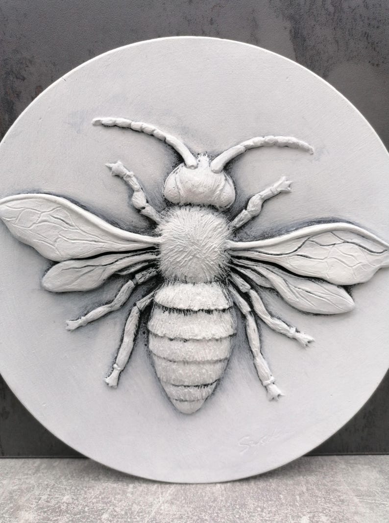 White and Black Honey Bee Plaster Decorative Round Tile/ Gypsum Bass ...