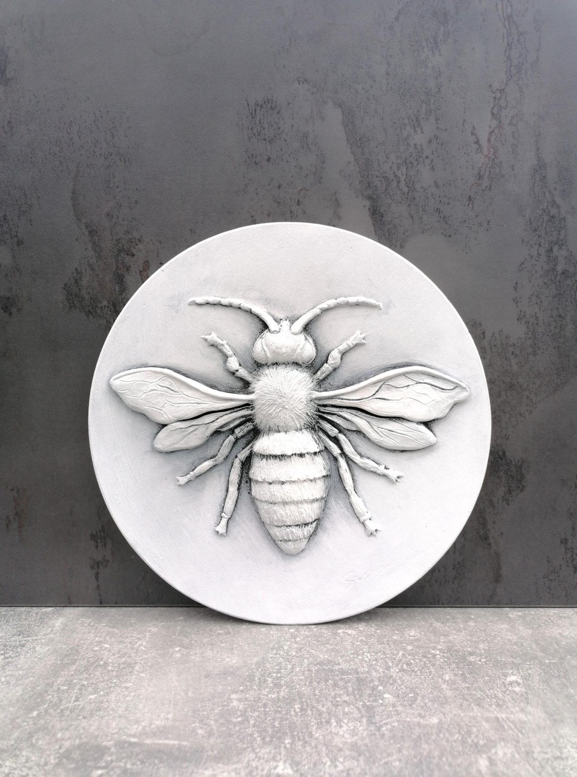 White and Black Honey Bee Plaster Decorative Round Tile/ Gypsum Bass ...