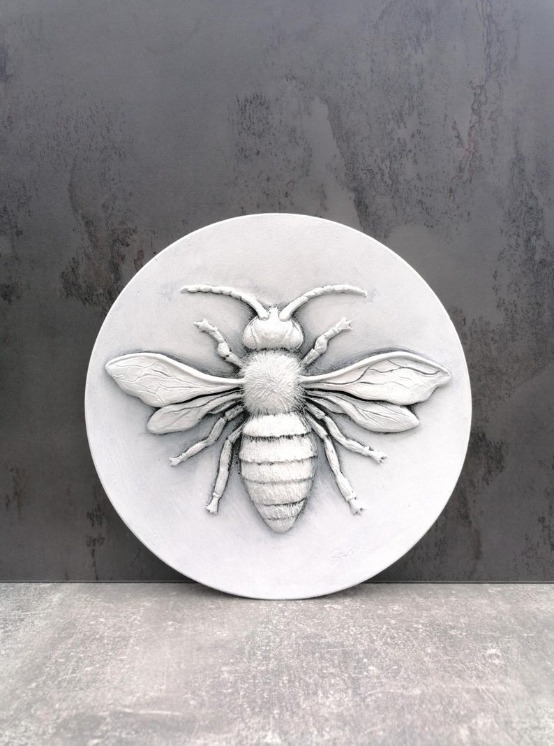 White and Black Honey Bee Plaster Decorative Round Tile/ Gypsum Bass ...