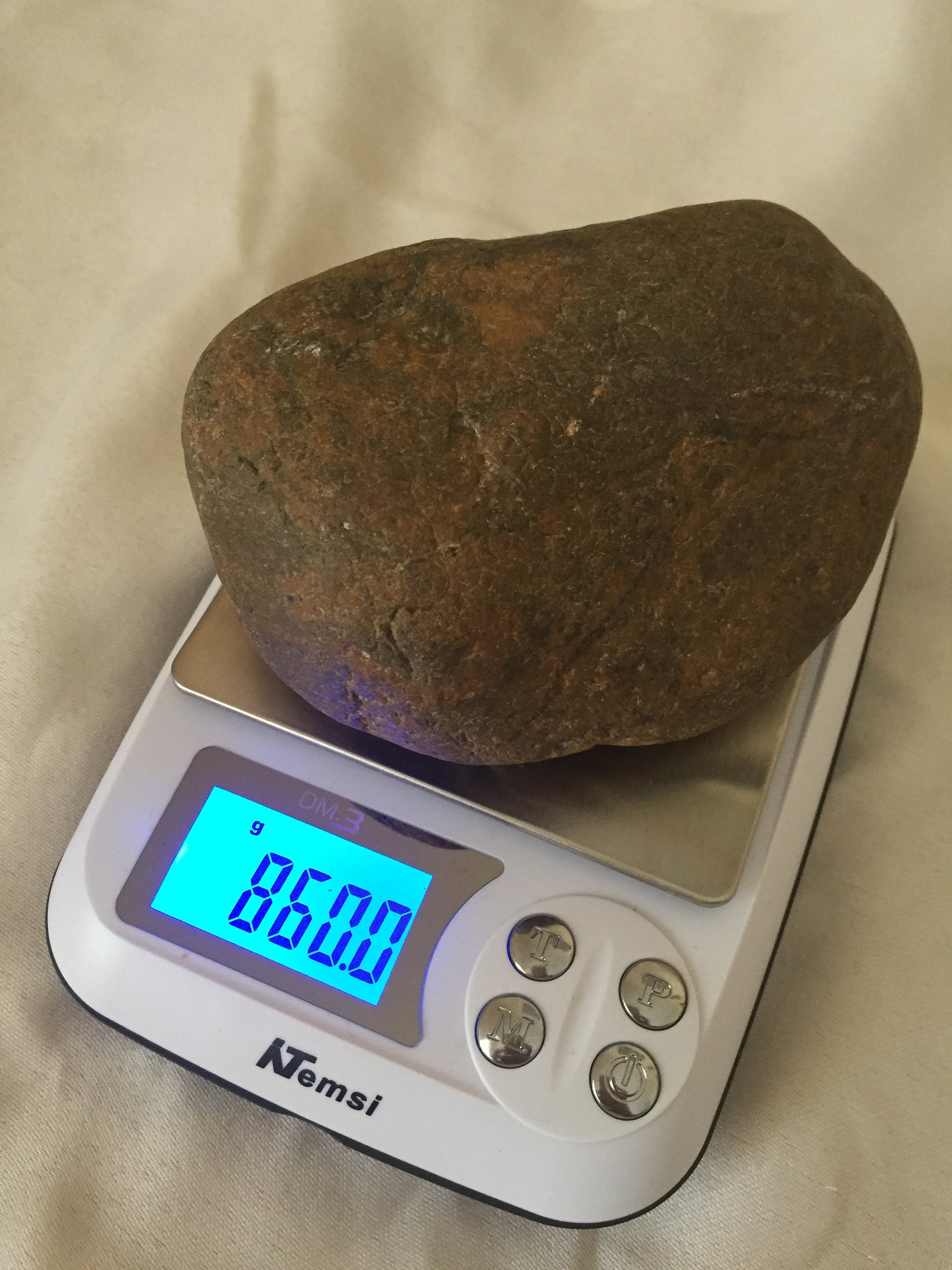 Meteorite Raw, 4300 Ct Lunar Meteorite Stone for Cosmic Energy ...