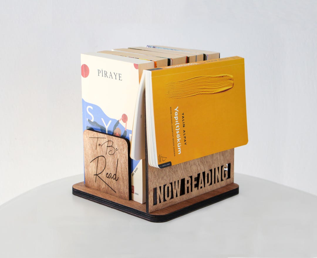 Leggio in legno personalizzato con mini biblioteca: regalo unico per ...