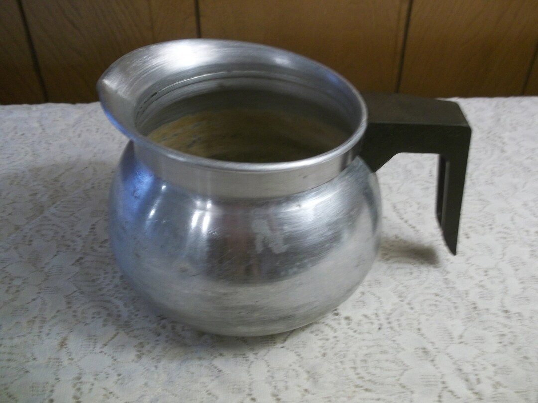 Vintage Aluminum Tea Pot With Black Bakelite Handle - Made in Taiwan ...