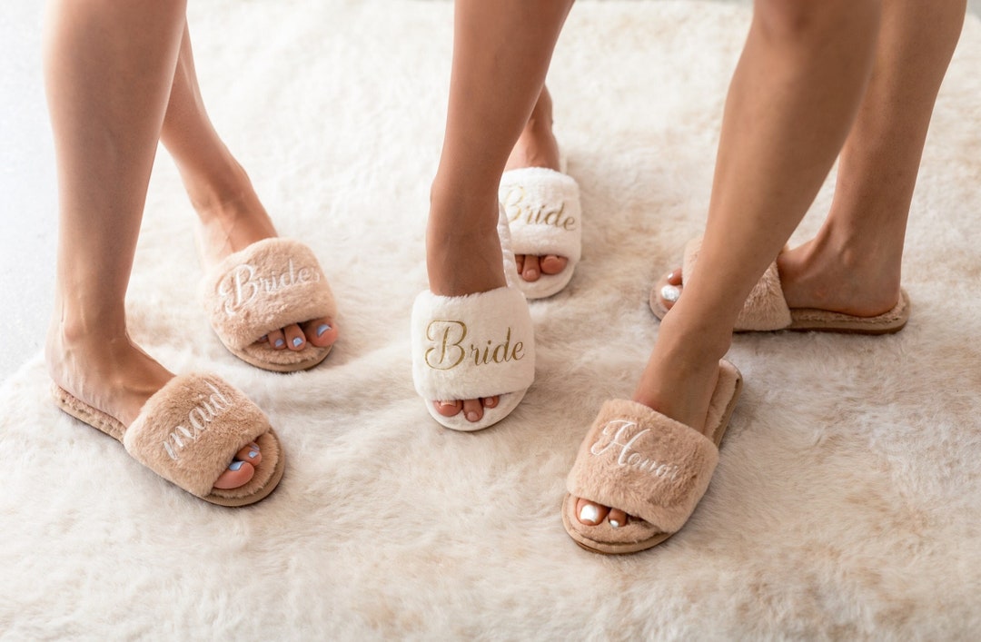 Bridesmaid Slippers Bridesmaid Gift Indoor Fluffy Slippers Women ...
